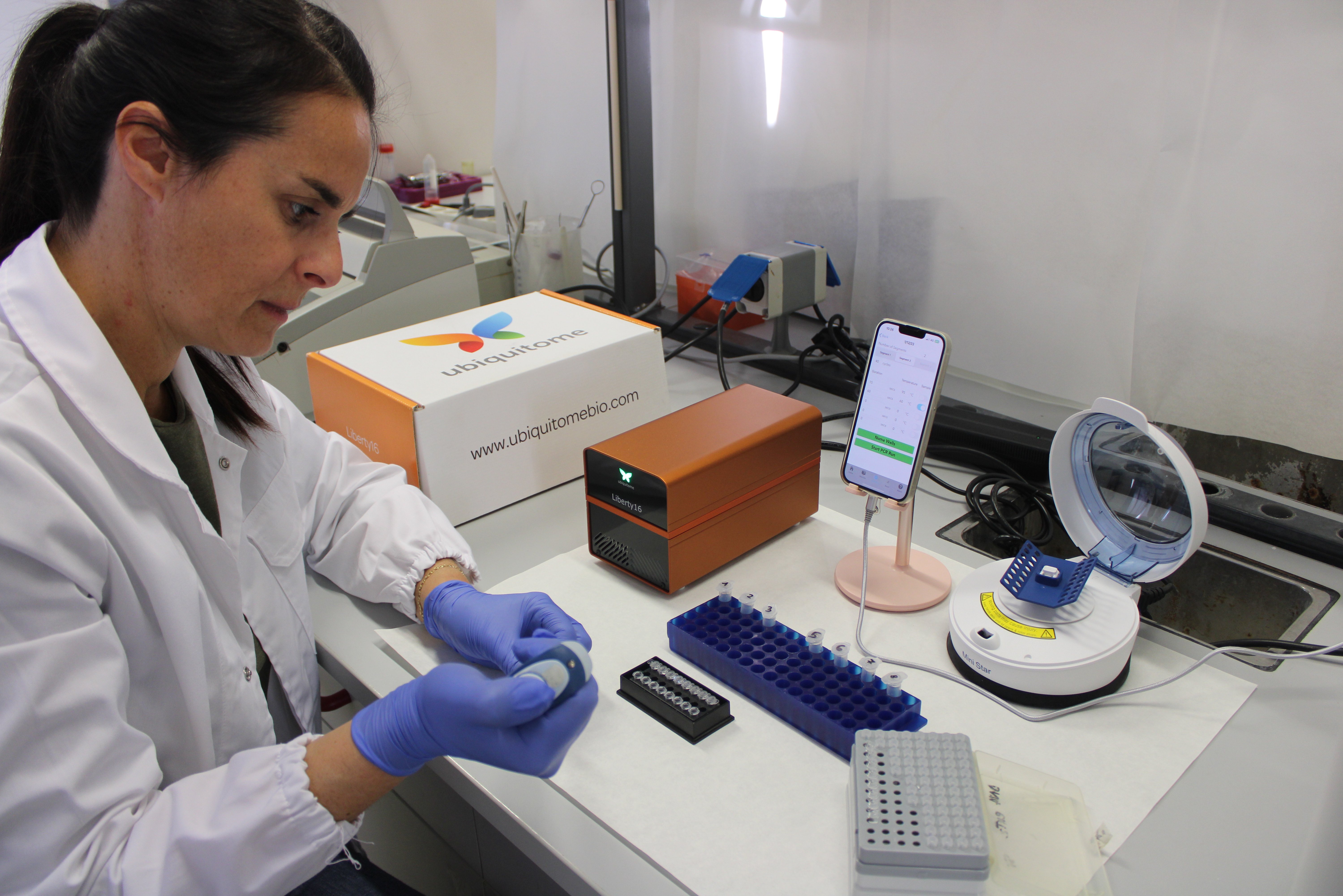 Portable qPCR Machines | Handheld Realtime PCR Device